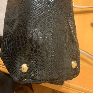 MICHAEL Michael Kors | Bags | Michael Kors Black Snake Skin Pattern ...